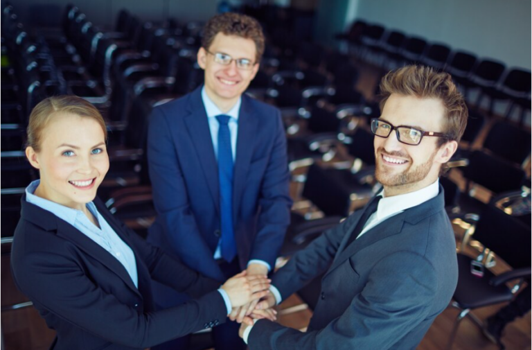 A Comprehensive Guide On What To Wear To A Conference For Men & Women